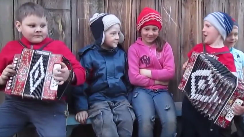 Video: Mlada generacija in stara dobra Katjuša - Russia Beyond Slovenija