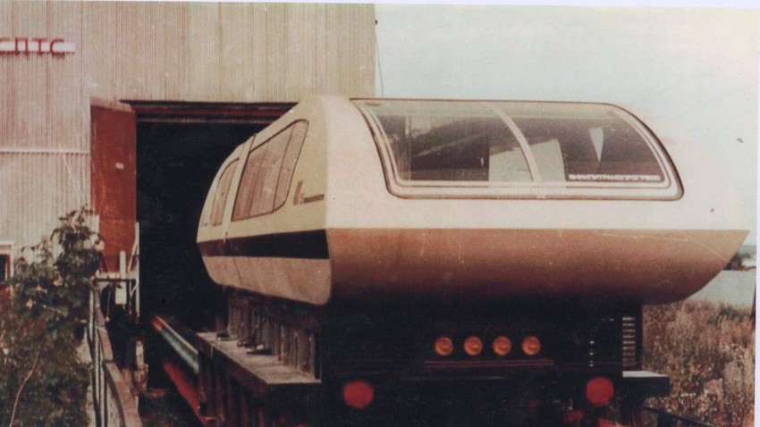 This Soviet train used magnetic levitation instead of wheels - Russia ...