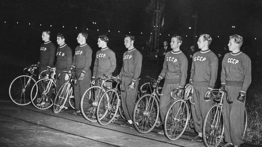 12 fotos de archivo que demuestran que los rusos sienten pasión por las ...