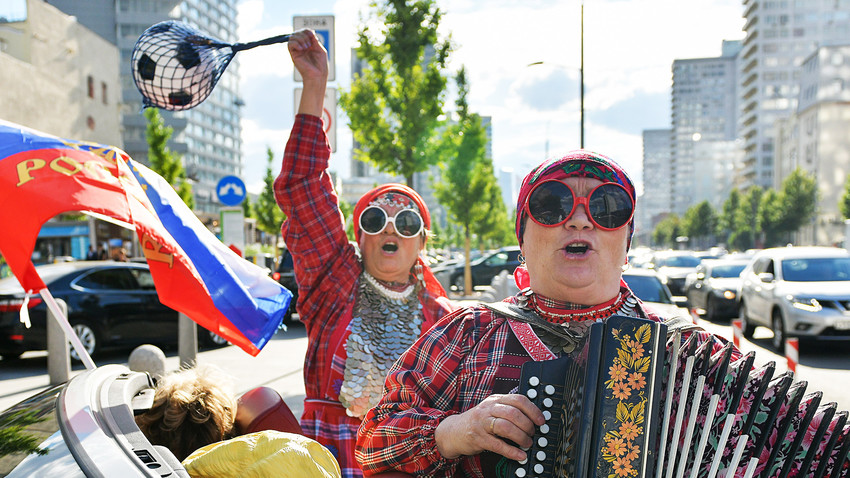 These 35 bizarre photos are the most Russian things ever - Russia Beyond