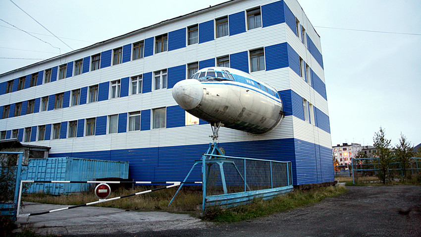 5 Russian buildings upgraded with planes… What? - Russia Beyond