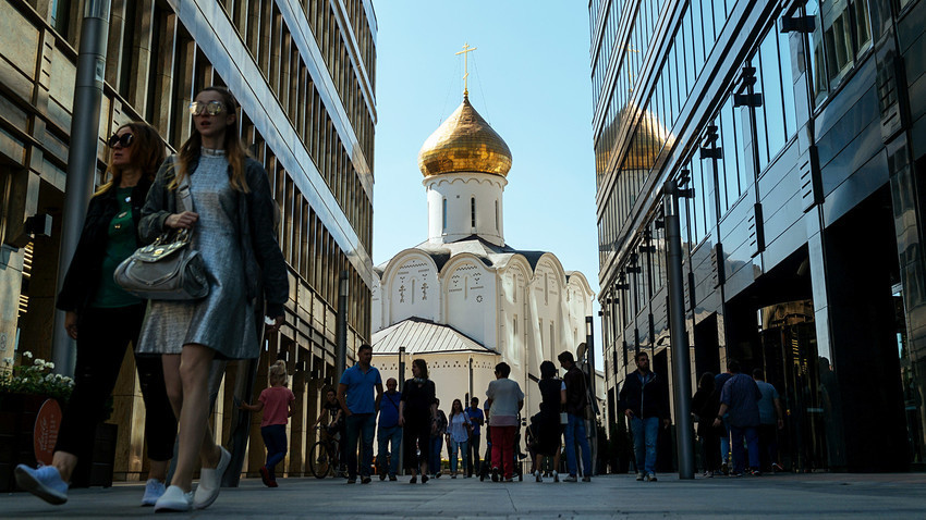 ФОТОГАЛЕРИЯ: Москва е град на поразителни контрасти – а ето го и ...