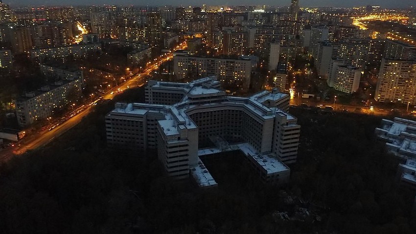 Watch a creepy hospital in Moscow being demolished after 30 years of ...