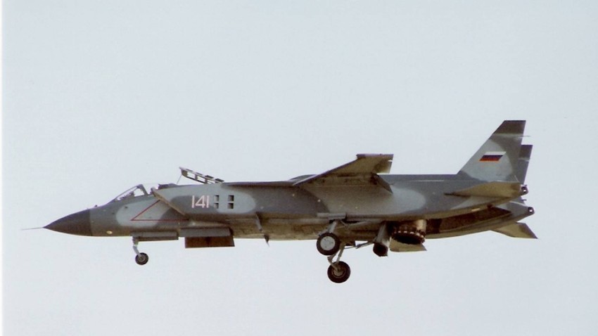 Заборавена технологија: Како леташе Јак-141, рускиот соперник на ...