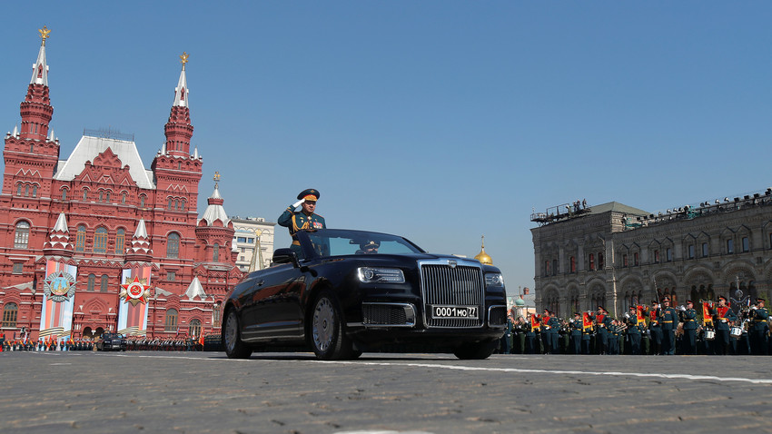 Wie sieht das neue Aurus-Cabrio aus? (VIDEO) - Russia Beyond DE