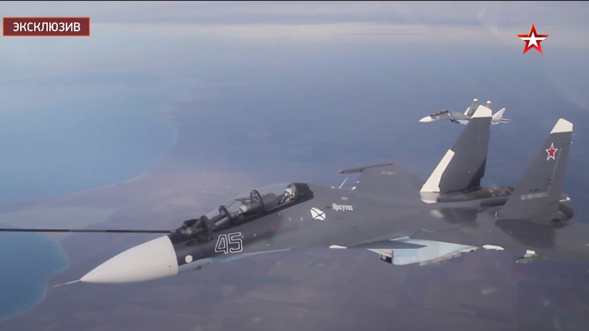 Пуњење резервоара Ту-142 над Црним морем: снимак из кабине - Russia ...