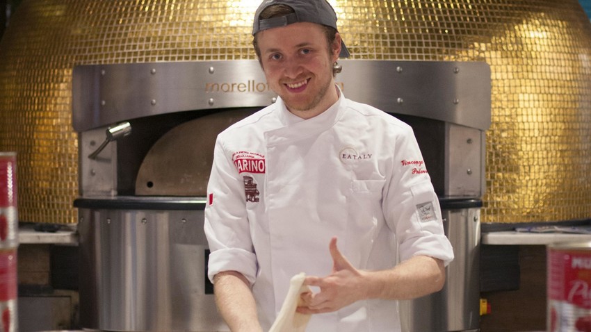 Vincenzo, campione del mondo di pizza napoletana, racconta la sua vita a Mosca - Russia Beyond ...