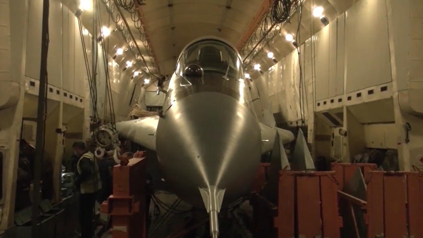 VIDEO: Transportni An-22 "Antej" prevezao lovca MiG-29 raskopljenog kao ...