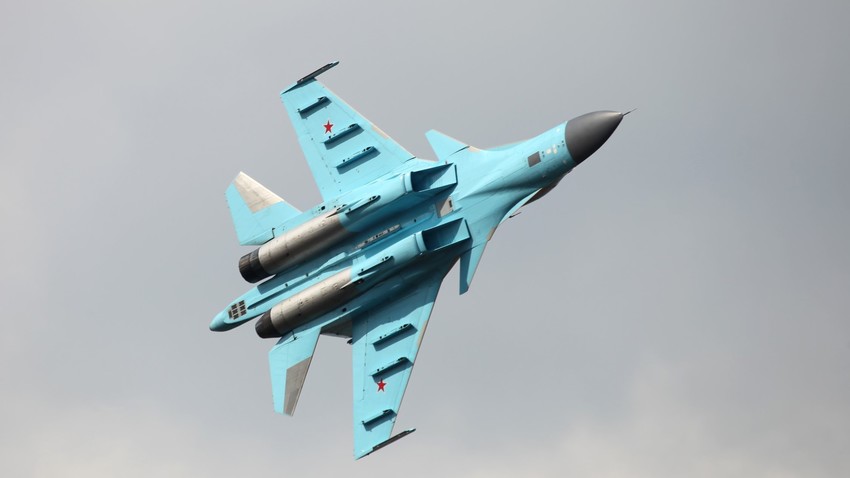 Su-34 realiza su primer vuelo nocturno a la estratosfera (Vídeo ...