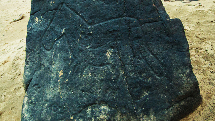 These Russian stone carvings date back to 12,000 BC. WHAT??! - Russia ...