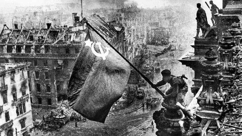 40+ PHOTOS of WWII by the legendary Yevgeny Khaldei - Russia Beyond