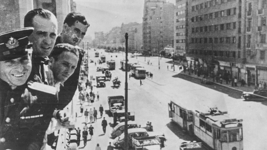 Liberated Bucharest through the eyes of Soviet photographers - Russia ...