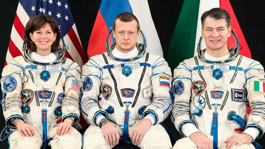 Have Russians started to smile more? - Russia Beyond