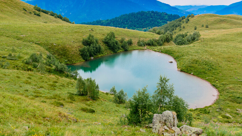 Les étendues d’eau les plus romantiques du pays: trois lacs en forme de ...