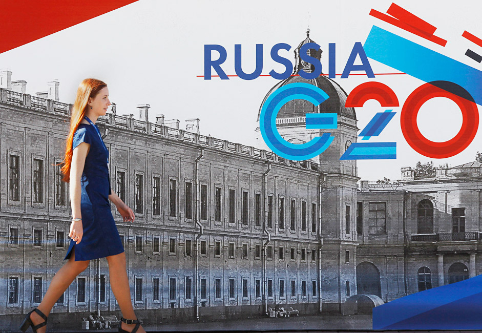 Kaleidoscope of Russian Life: G20, MAKS and albino animals - Russia Beyond