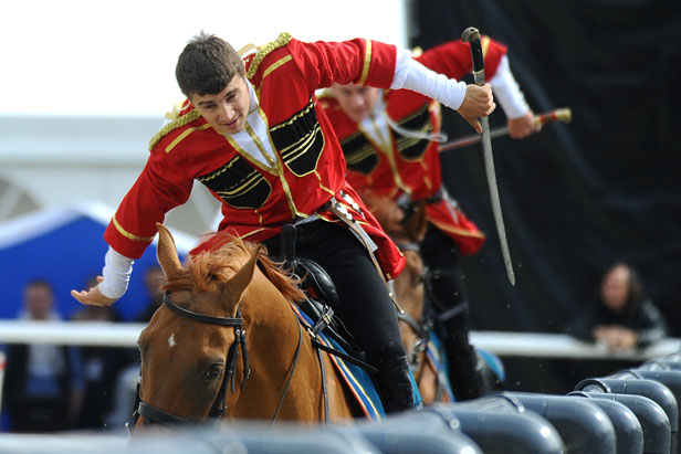 La maestría de los cosacos sobre los caballos - Russia Beyond ES