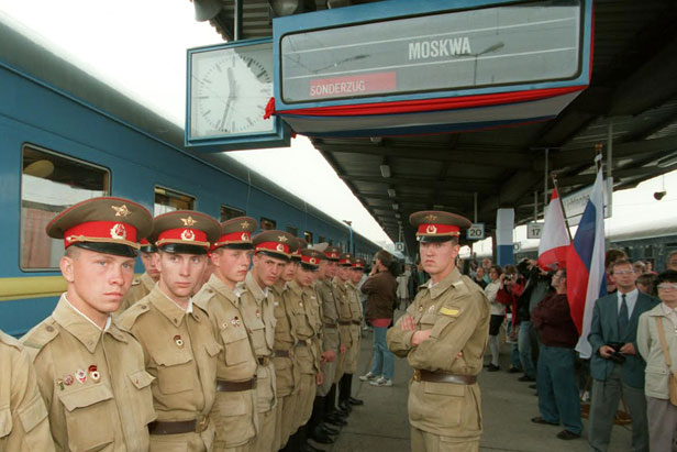 Archive footage of Soviet troops withdrawing from post-Wall Germany ...
