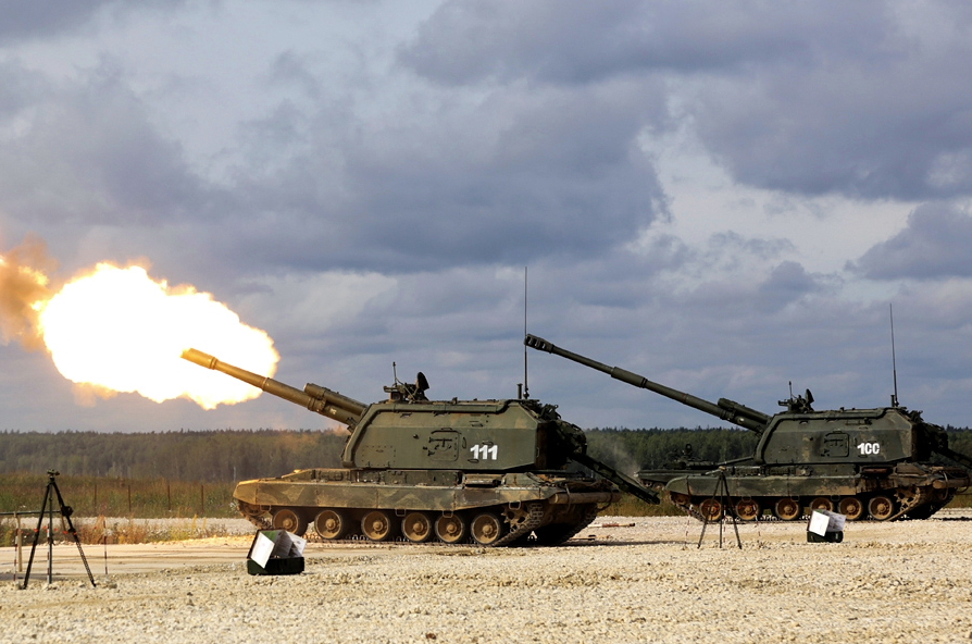 Russian artillery in action - Russia Beyond