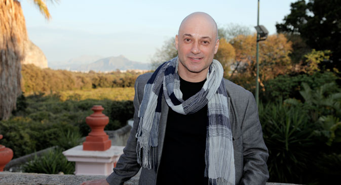 Le tele di Misha Lenn a Palermo, movimento in beneficenza - Russia ...